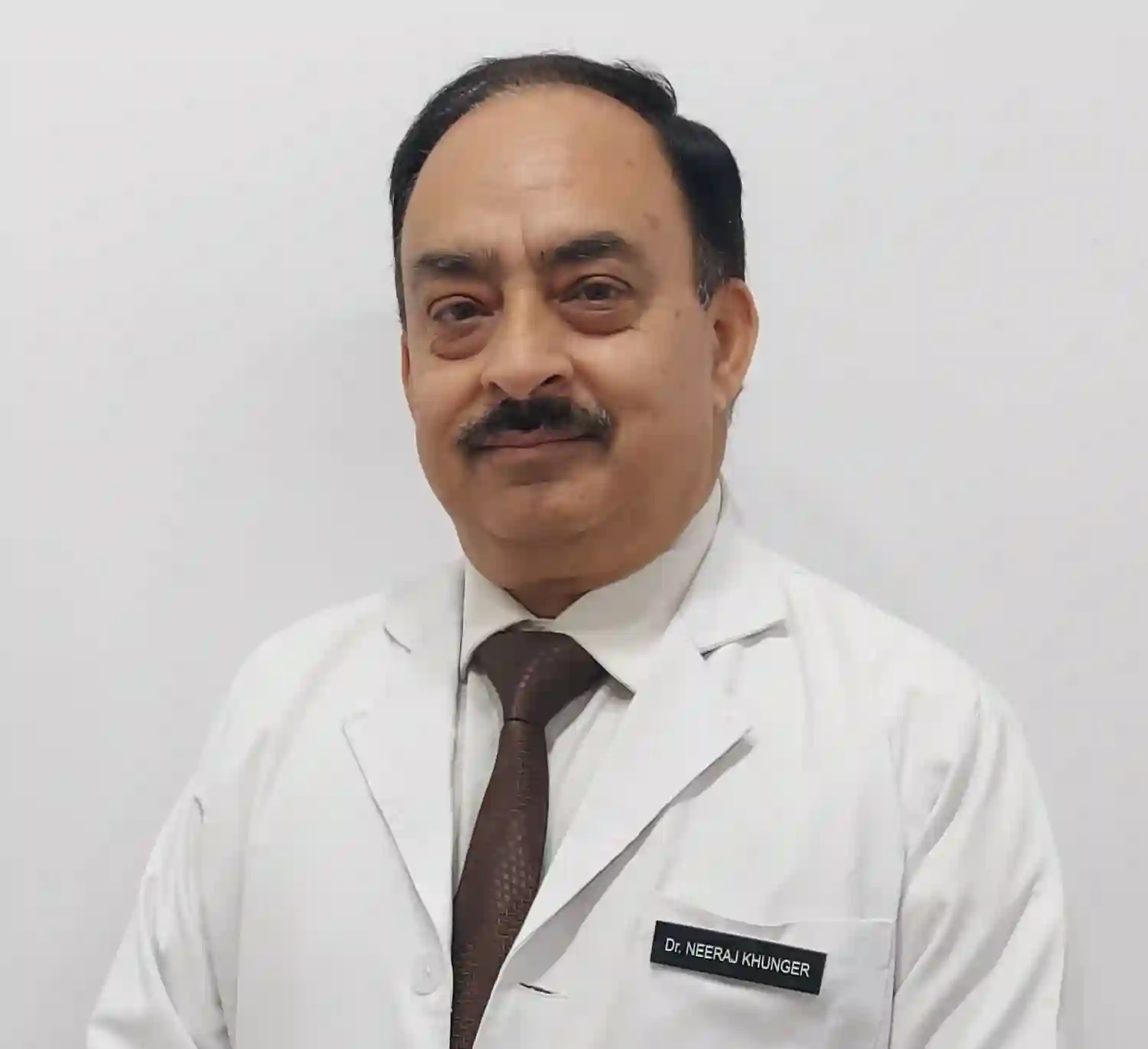 Dr. Neeraj Khunger - Lasik & Cataract Eye Surgery Specialist in Ajmer